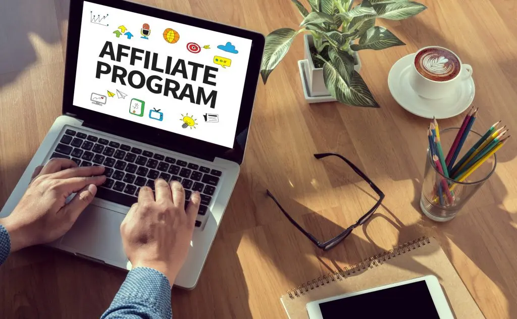 5 Perbedaan Affiliate dan Affiliator: Mana yang Tepat untuk Bisnismu?